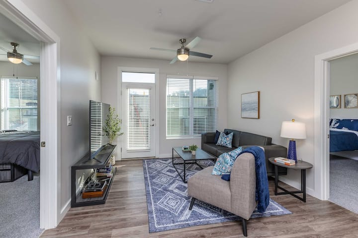 Stylish & Spacious Stay Near The Banks! - Cincinnati