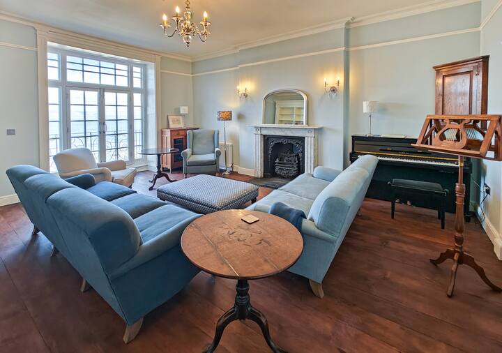 Belle Vue House - Tenby