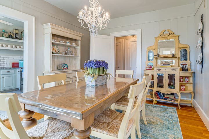 Hill Country Retreat W/ Lake View, Deck & Balcony - Spicewood, TX