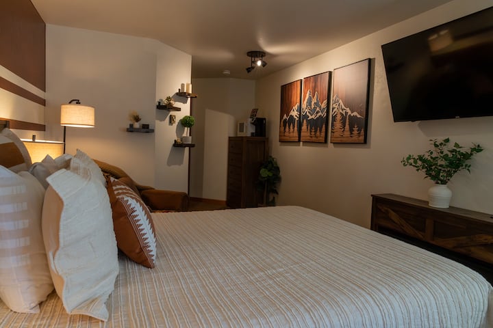 Alpenglow Three Bedroom Two Bath Xl – A16 - Ouray, CO