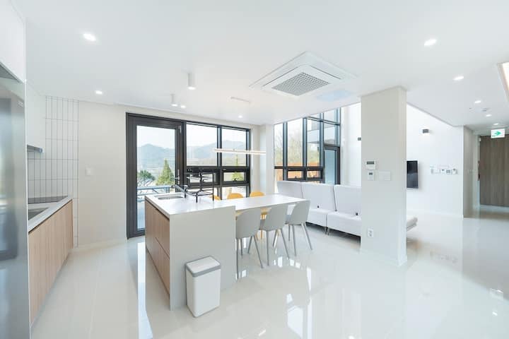 청풍명월의 아름다운 자연 속 힐링숙소 2독채풀빌라호수뷰 동계수영장X - Gumi-si