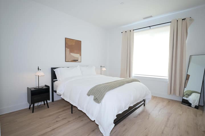 Spacious Luxe 1br W/ Easy Access To Nyc & Parking - Stamford, CT