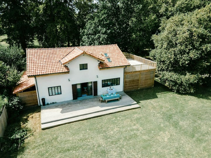 Peaceful Estate Between Bordeaux And San Sebastian - Landas