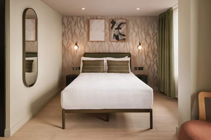 Room For Three, Minutes From Oxford Street - London, UK