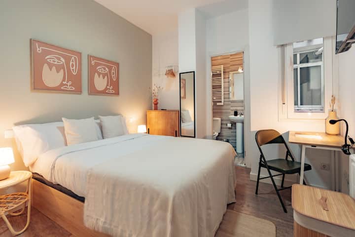 Suite Cuenca Big Bed & Bathroom In Madrid's Center - Madrid