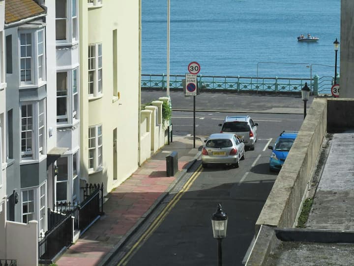 Lovely Double, 100m From The Seafront - 브라이턴