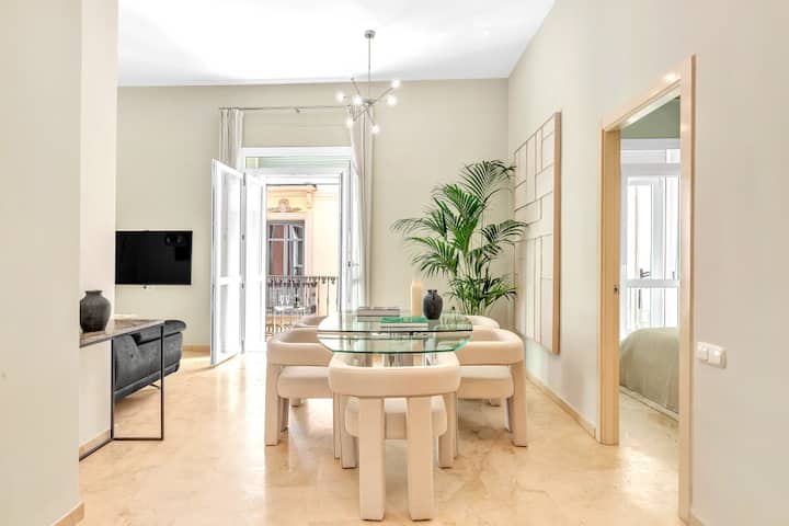 Premium 4 Bed 2 Bath W/balconies & Historic Views - Málaga