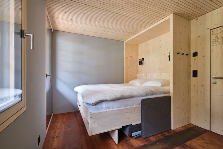 Chambre 7, Balcon Sud, Sanitaires Communs, 2e - Zinal