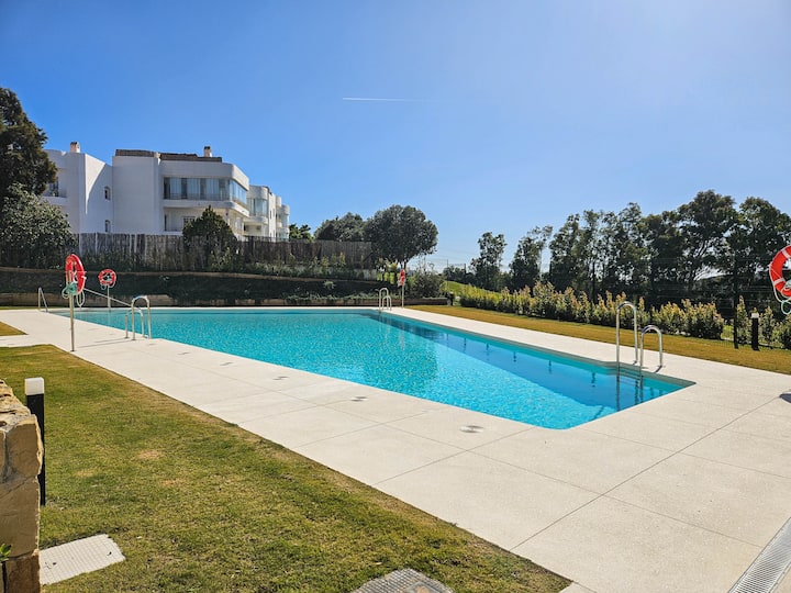 Two Bedroom Apartment In Sunny Golf, Estepona - Estepona