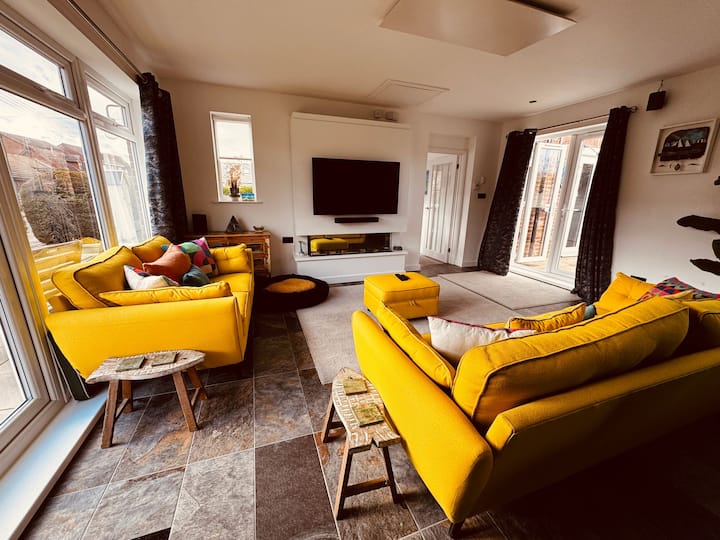 Lowestoft 2-bed Bungalow With Hot Tub & Spa Pool - Lowestoft