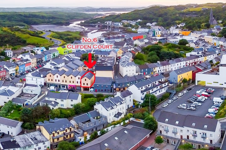 The Courtyard Escape - Clifden