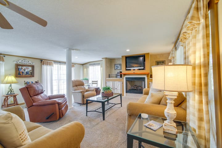 Cabin < Half-mi To Tunica Lake: Great For Anglers! - Hollywood Casino & Hotel Tunica