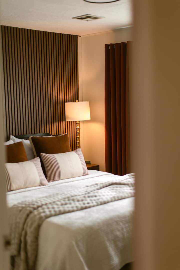 Spacious 3-bed Home With Large Yard - Sleeps 8 - Eagle Point, OR