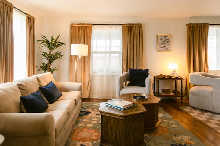 Spacious 3-bed Home With Large Yard - Sleeps 8 - Jacksonville, OR