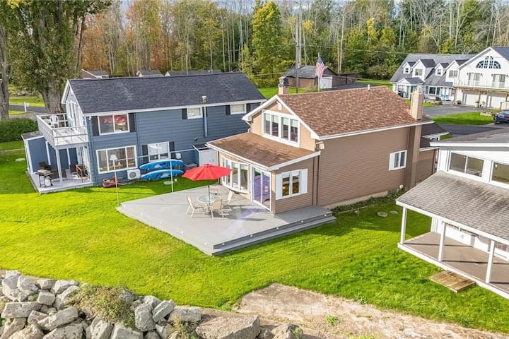 Waterfront Retreat | Lake Ontario Views | Deck - Hilton, NY