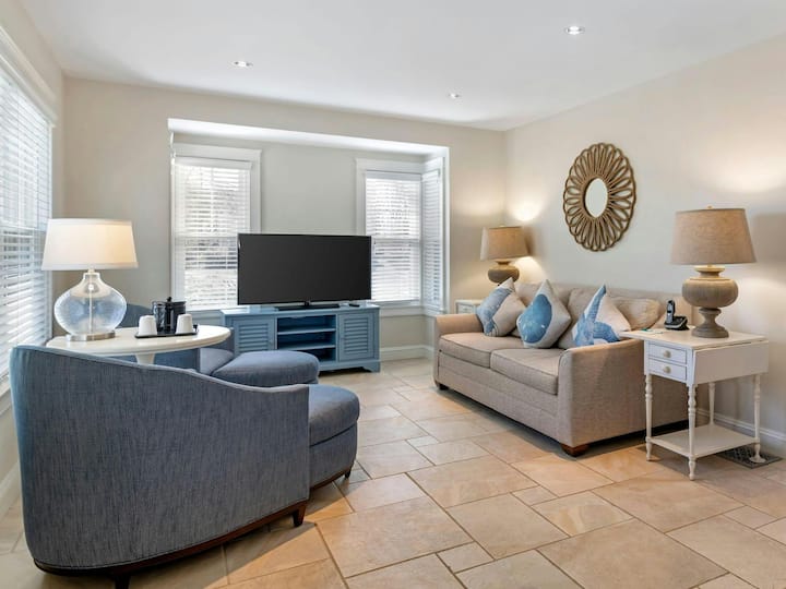 Lawn Games, Indoor Pool & Hot Tub - Ogunquit, ME