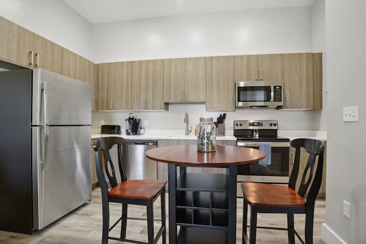 1 Bedroom, Sleeps 4, Close To Lsu Stadium - Baton Rouge, LA