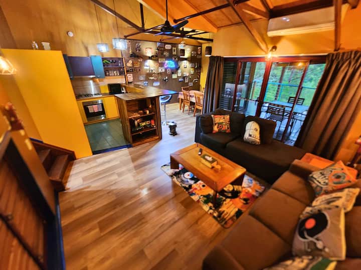 702 Retro Cooloola Villa, Kingfisher Bay, K'gari, - Fraser Island