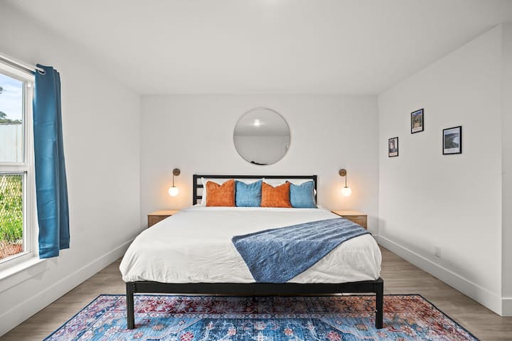 Chic  & Central 3br | Mins To Downtown - West Palm Beach, FL