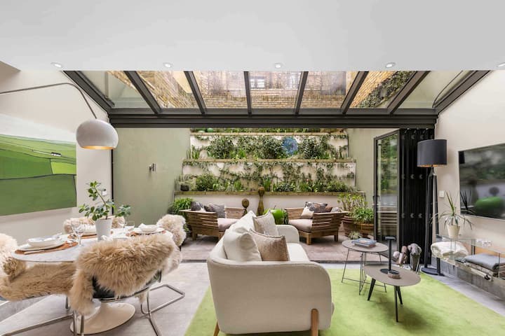 Stunning Mews House - London, UK