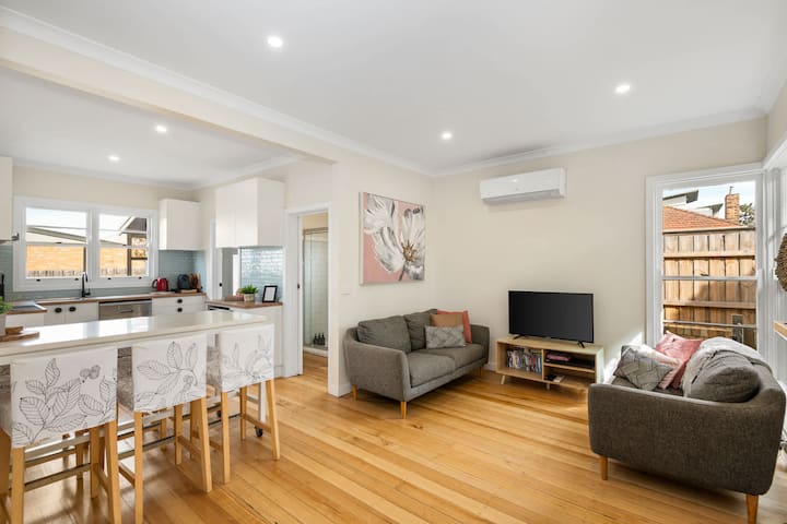 3br Cozy Cottage - Minutes From Torquay's Beaches - Torquay