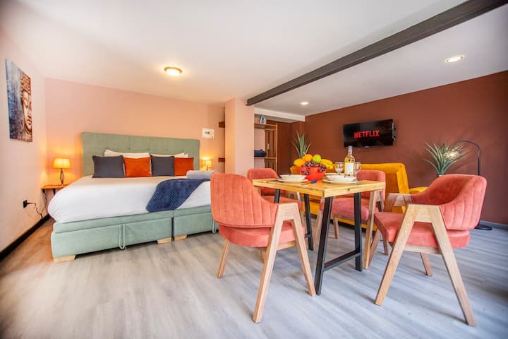 Modern Flat: King Bed/sofa Bed/desk - Bogotá