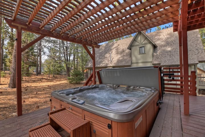 Walk To Village/snow Summit! Hot Tub!pet Friendly! - Big Bear Lake, CA