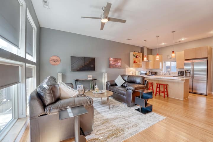 Chic 2br Condo Near U Of A & Dickson Street | Faye - Fayetteville, AR