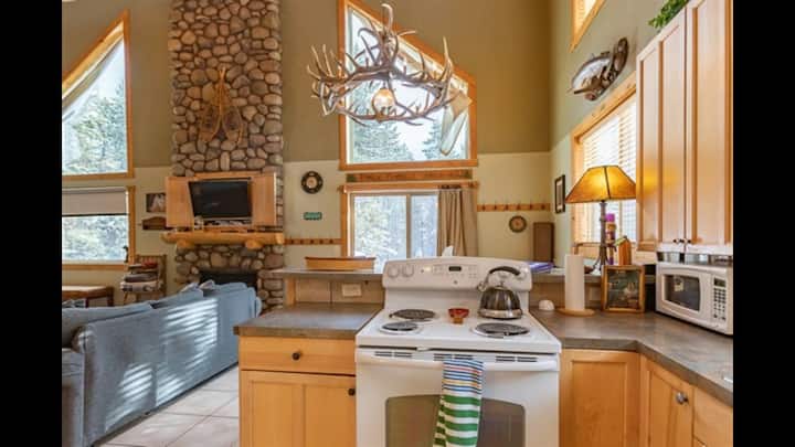 New Year's At "Welcome-inn" Cozy Family Retreat - Island Park, ID