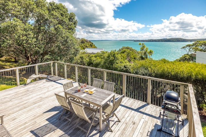 Black Cottage | Stay Waiheke - Maraetai