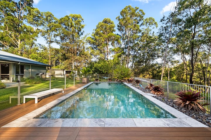 Spacious ‘Farm Stay’ Style Home With Pool & Garden - Nerang