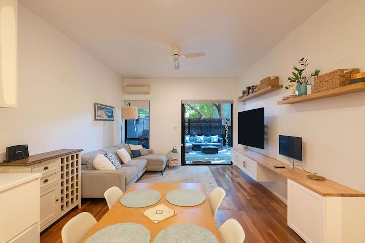 Alfresco Modern Camperdown Apartment W/ Parking - Camperdown