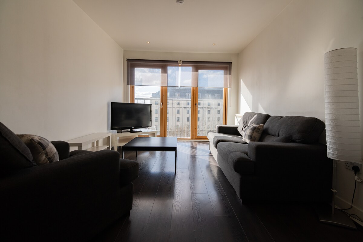 Refreshing Modern Apartment in Glasgow - Airbnb