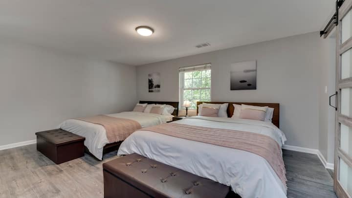 Cozysuites 3br/3ba Charming Colonial Home - Alexandria, VA