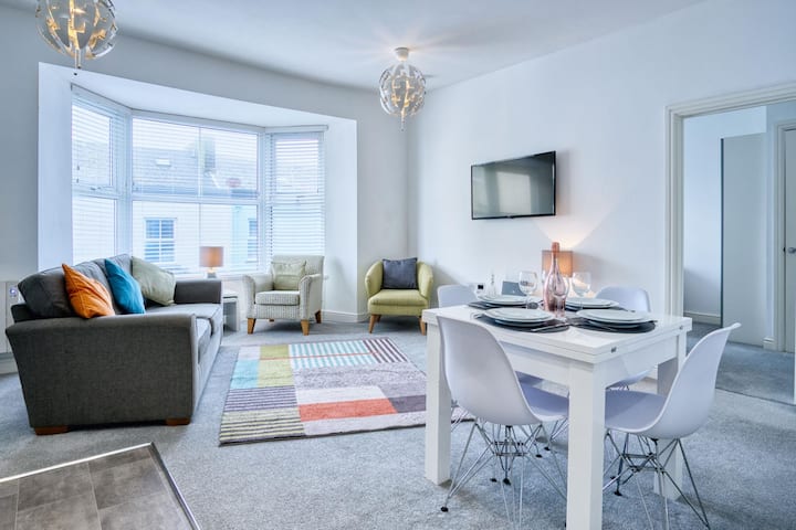 Bay View - 2 Bedroom Apartment - Tenby - Tenby