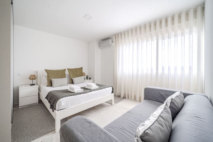 Central Lodge Flat By House And People - Braga