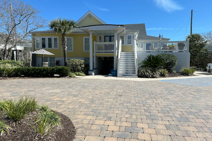 8 Suites Historic Inn With Saltwater Pool - Tybee Island, GA