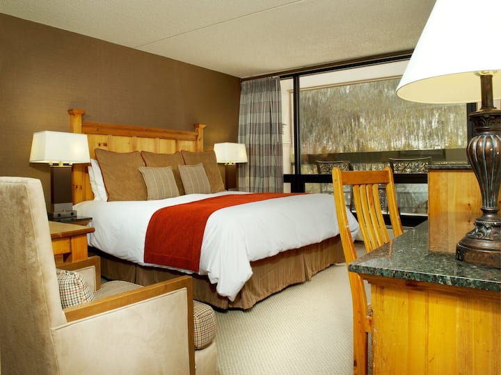 Cozy + Bright Lodge Room - Keystone, CO