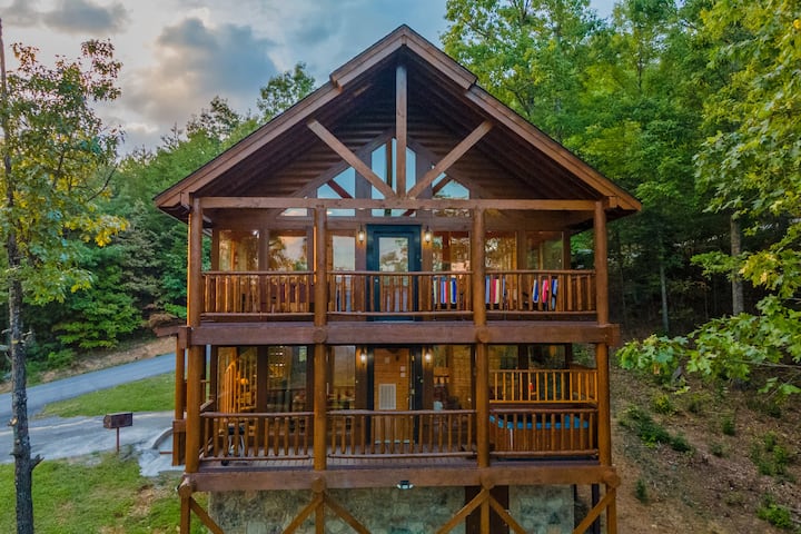 Mountain Majesty With Spectacular Views - Townsend, TN