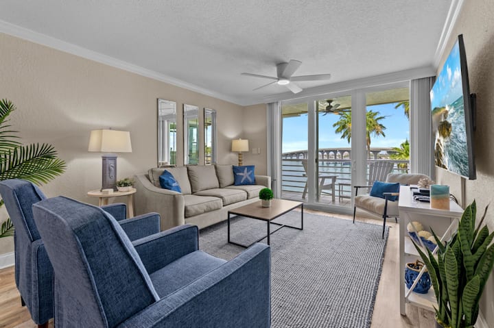 Bahia Vista Top Floor Waterfront Beauty 9-520 - St. Pete Beach, FL