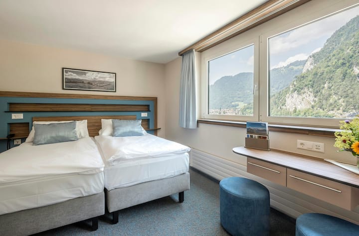 Easy To Reach By Car Or Train - Interlaken
