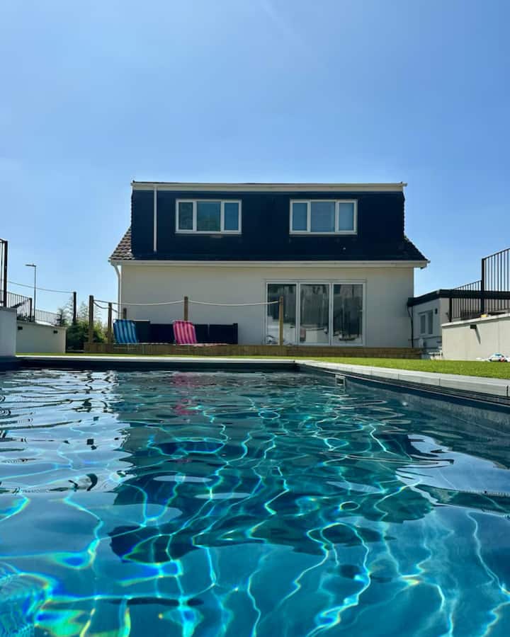 Charmandene - Luxury 5-bed - With Pool - Bristol