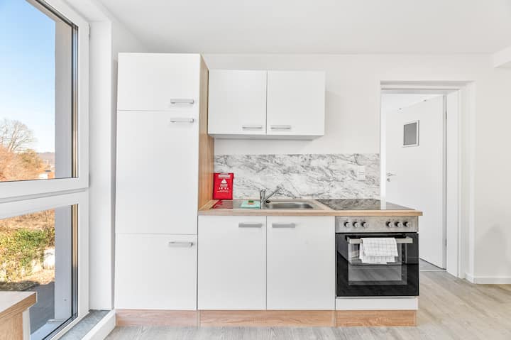 2 Bedrooms | Single Beds | Parking | Kitchen - Heidenheim an der Brenz