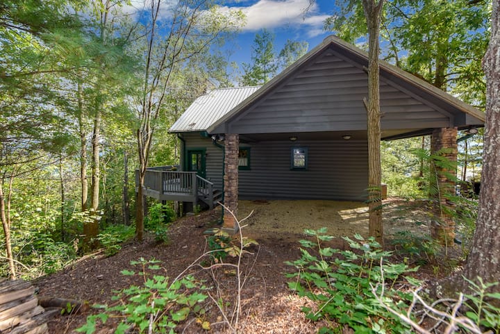 Tree Tops | 2 Br/ 2 Ba, Sleeps 6 - Townsend, TN