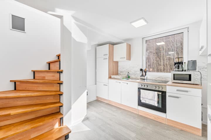 4 Bedrooms | Single Beds | Parking | Kitchen - Heidenheim an der Brenz