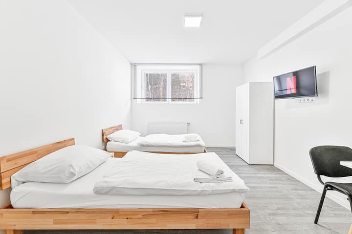 2 Bedrooms | Single Beds | Parking | Kitchen - Heidenheim an der Brenz