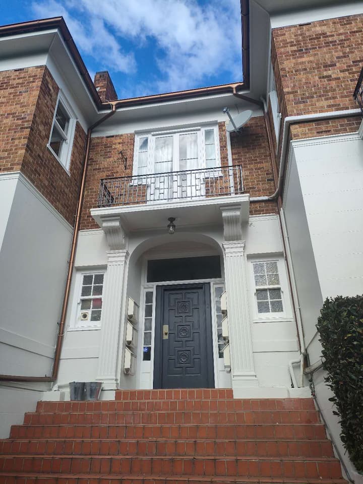 4 Double And 2 Single Sofa Beds In 1 Bedroom - Auckland