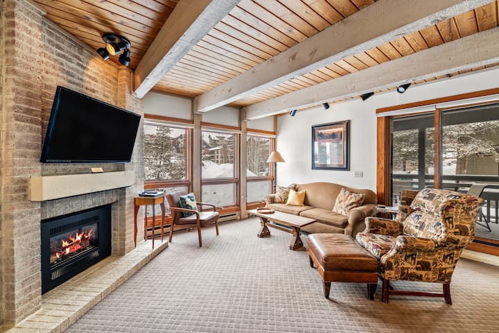 Cozy And Updated 2br Condo | Walk To Gondola | - Steamboat Springs