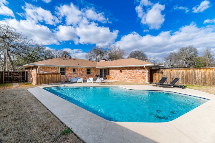 Modern Art House In Buckner Terrace W/ Pool - Pleasant Grove - Dallas