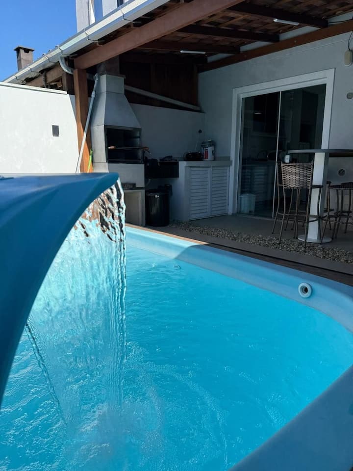 Casa Linda Com Piscina E Bem Próximo Ao Parque - Penha